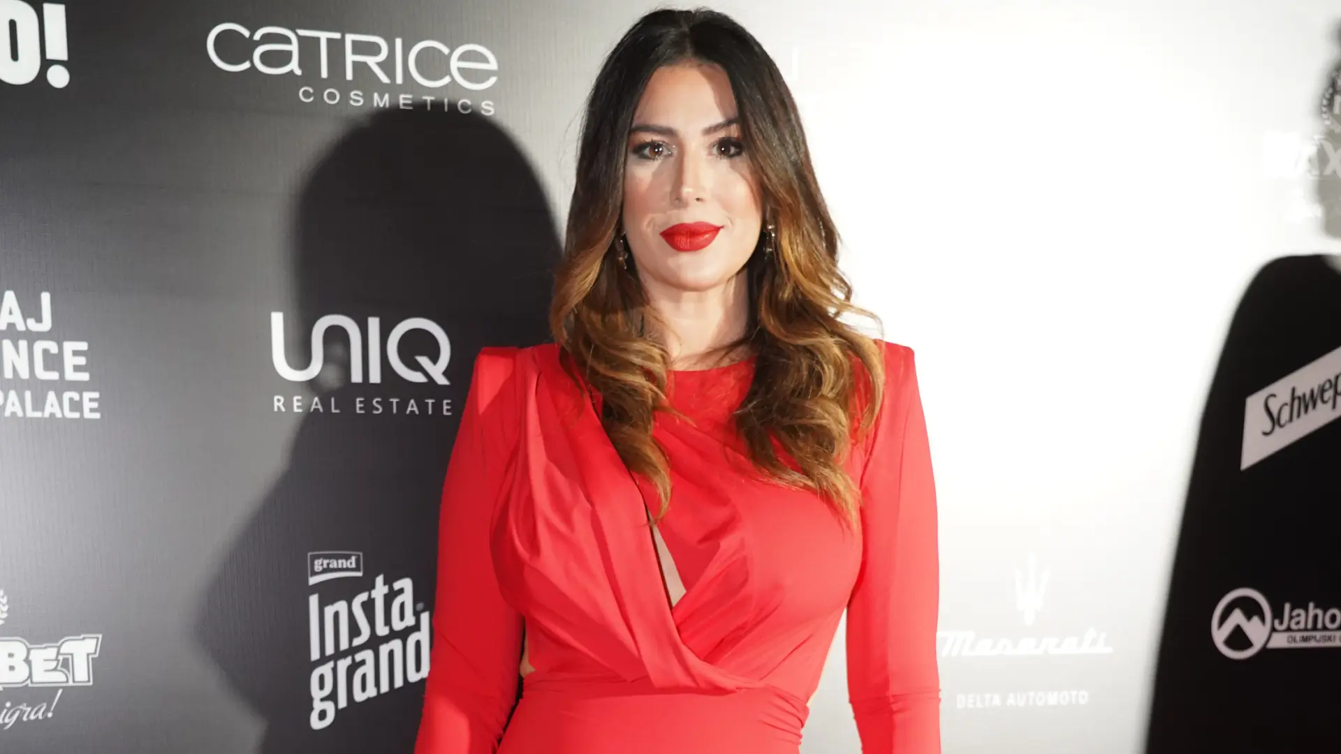 Ovo je muž Ene Popov: Ne viđamo ih u javnosti, a u braku su dobili dve ćerke